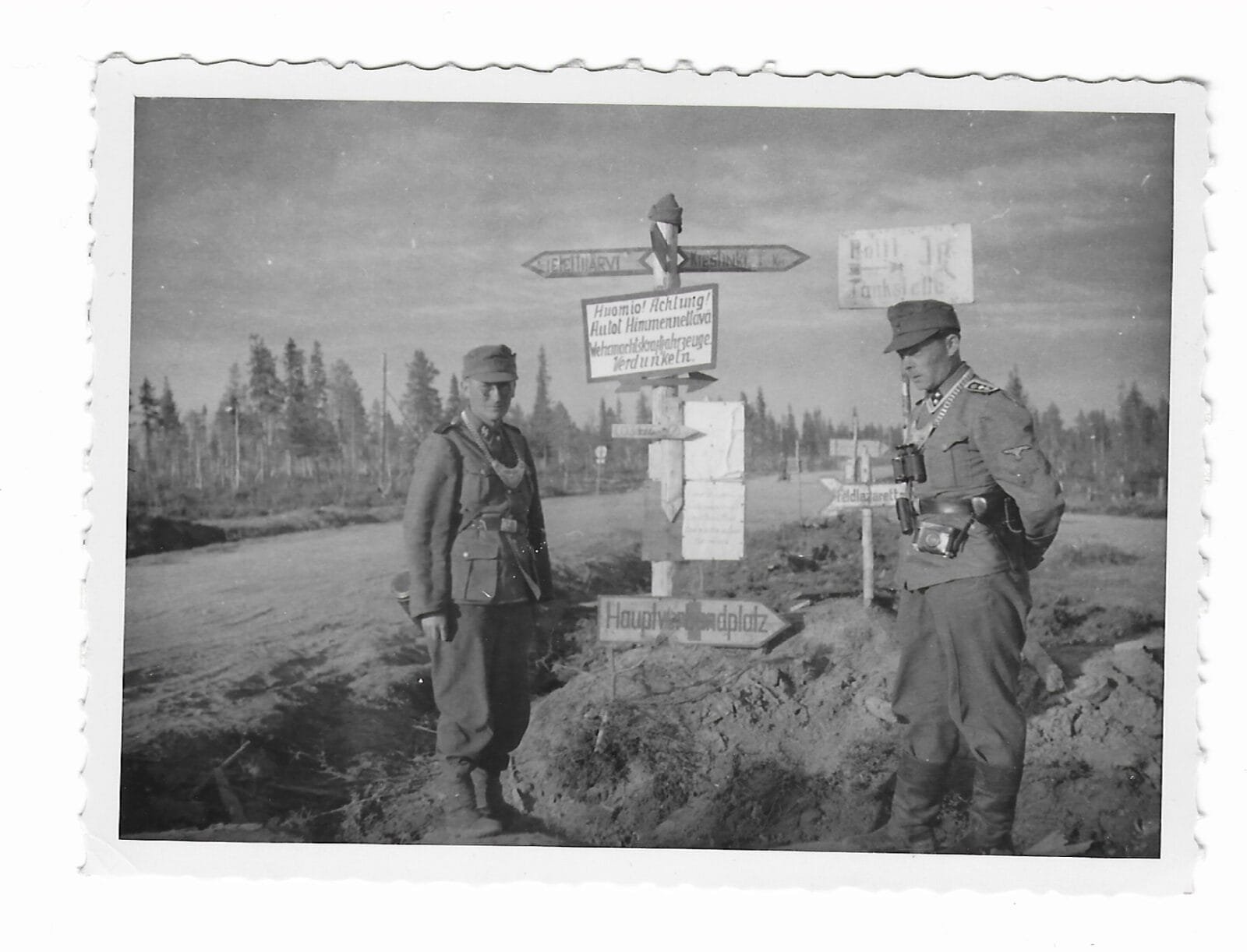 Waffen-SS Feldgendarmerie in Finland wearing Gorgets – Wolfgang Historica