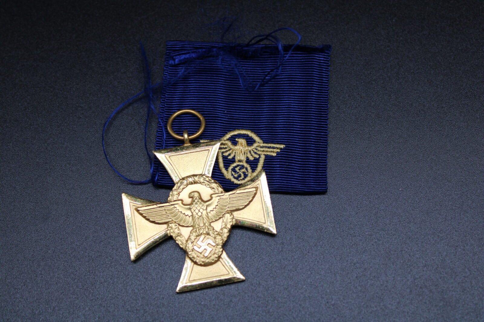 Police Long Service Award in Gold for 25 Years – Wolfgang Historica